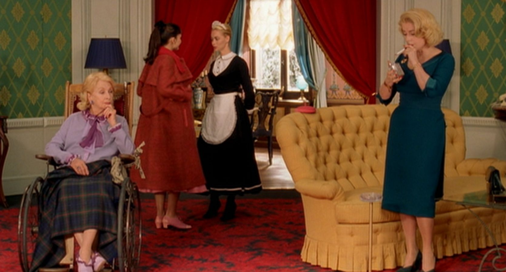 Film: Thoughts on 8 Women - Ultra Swank