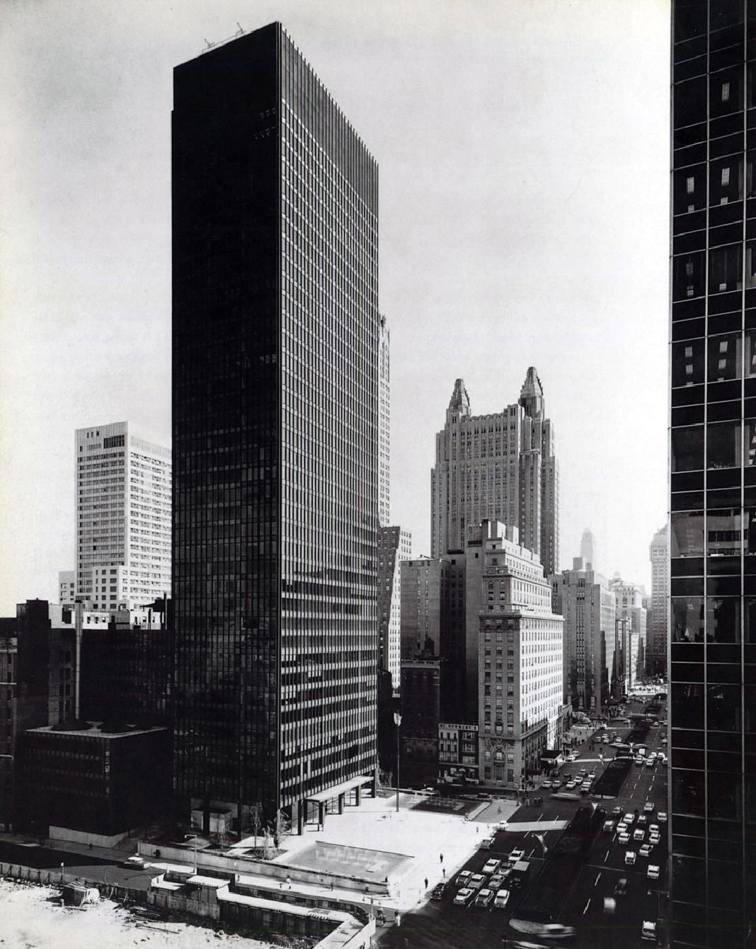 Architecture: Mies van der Rohe – The Seagram Building - Ultra Swank